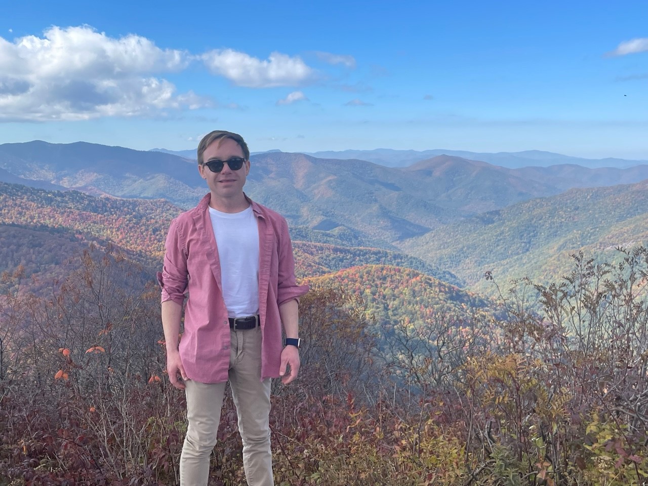 I love to adventure, and to meet people from all over the world ...